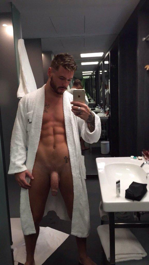 Josh Moore Twitter Photo 8