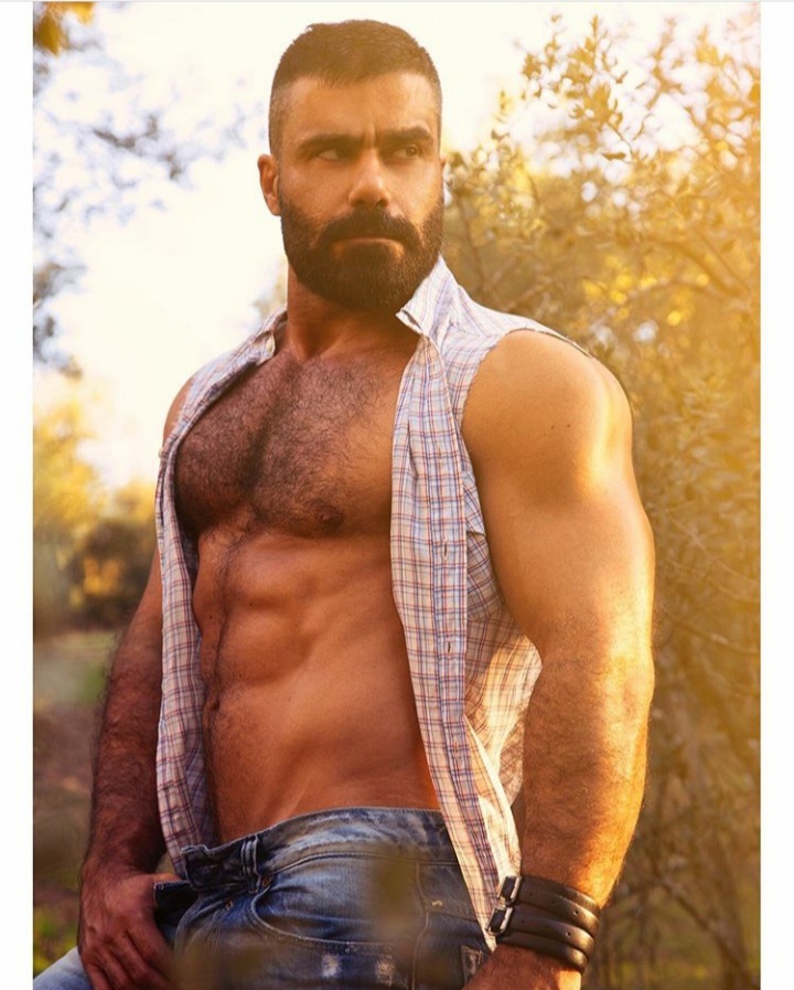 Hot Men Hot Beef Photo 5