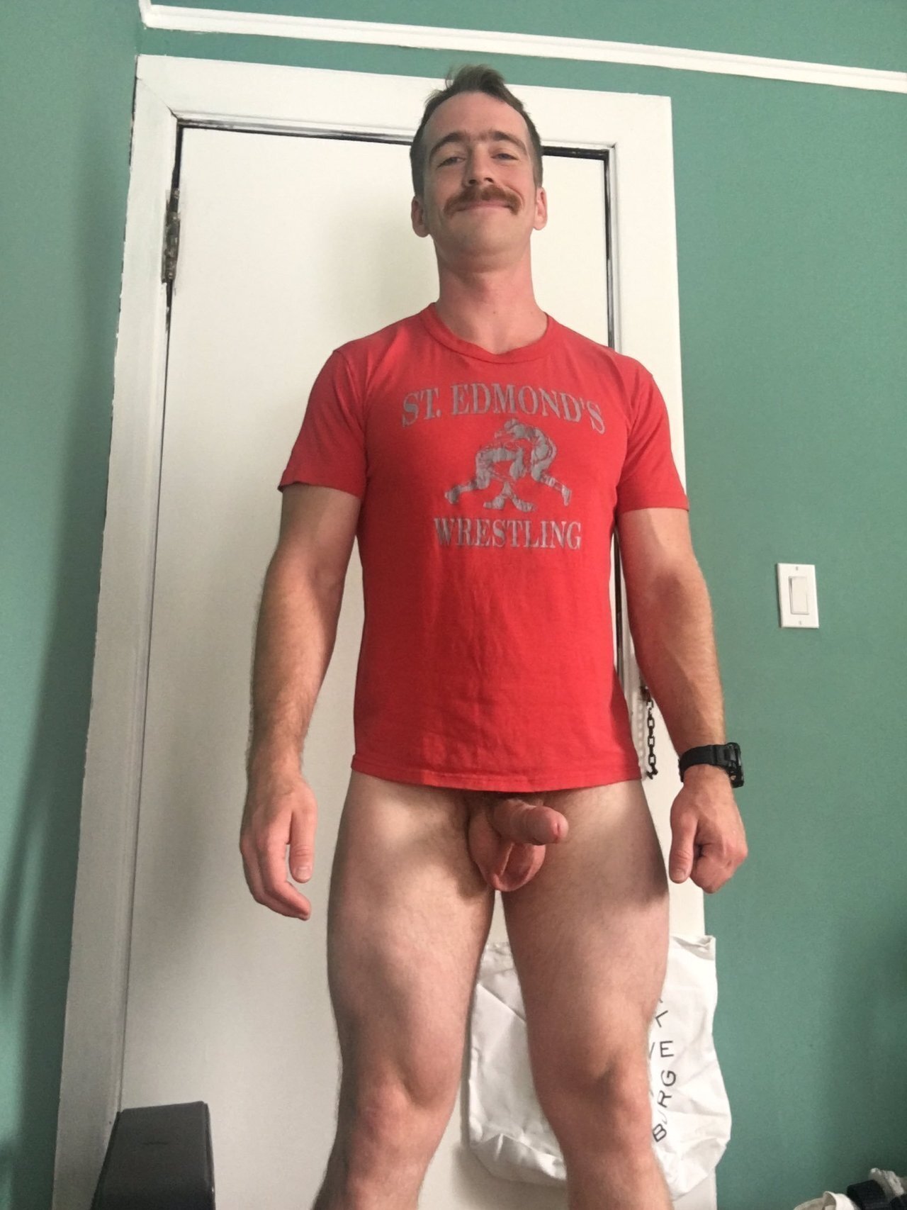Hangin Photo 1