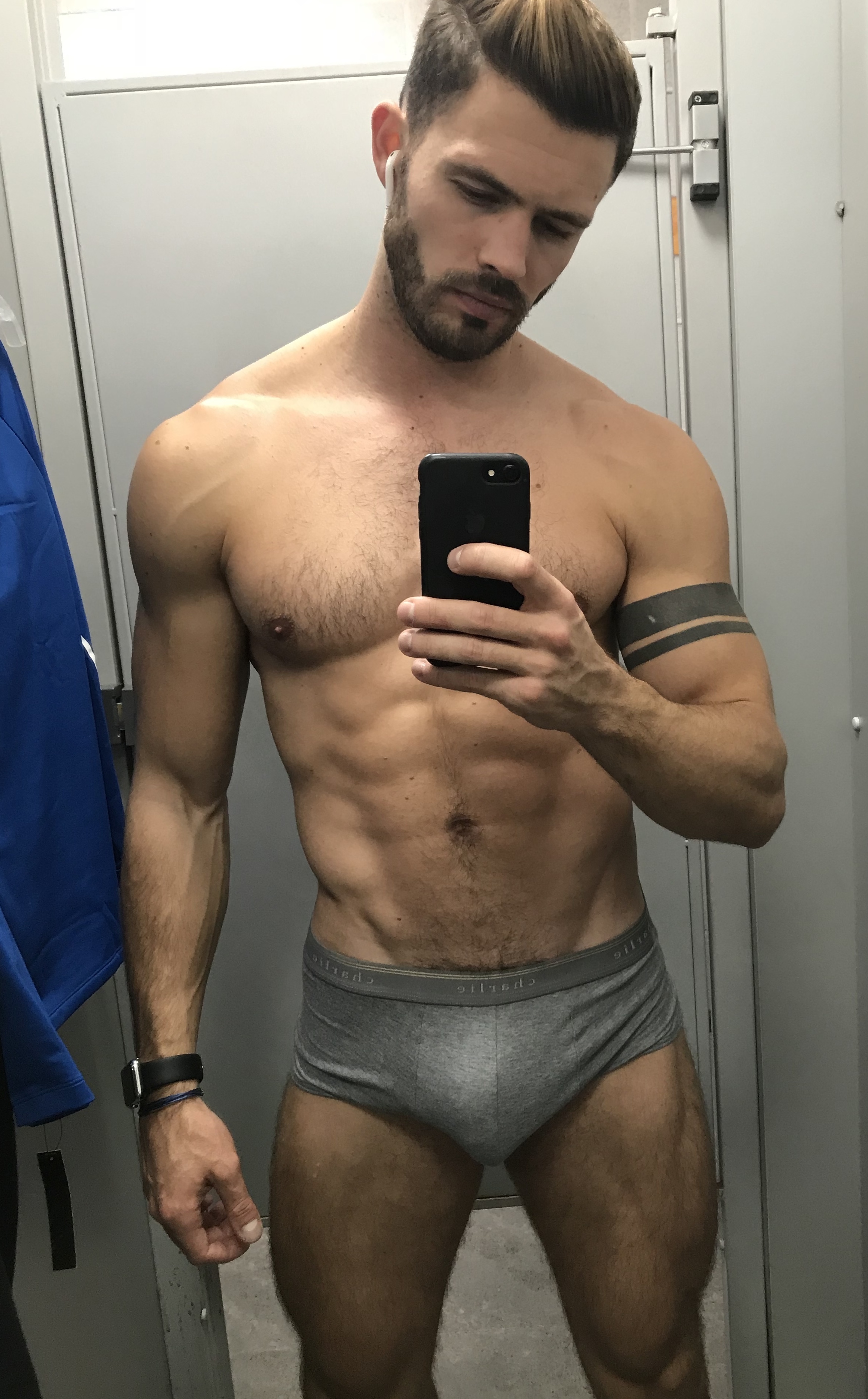 Adrien Kute 1 Photo 28