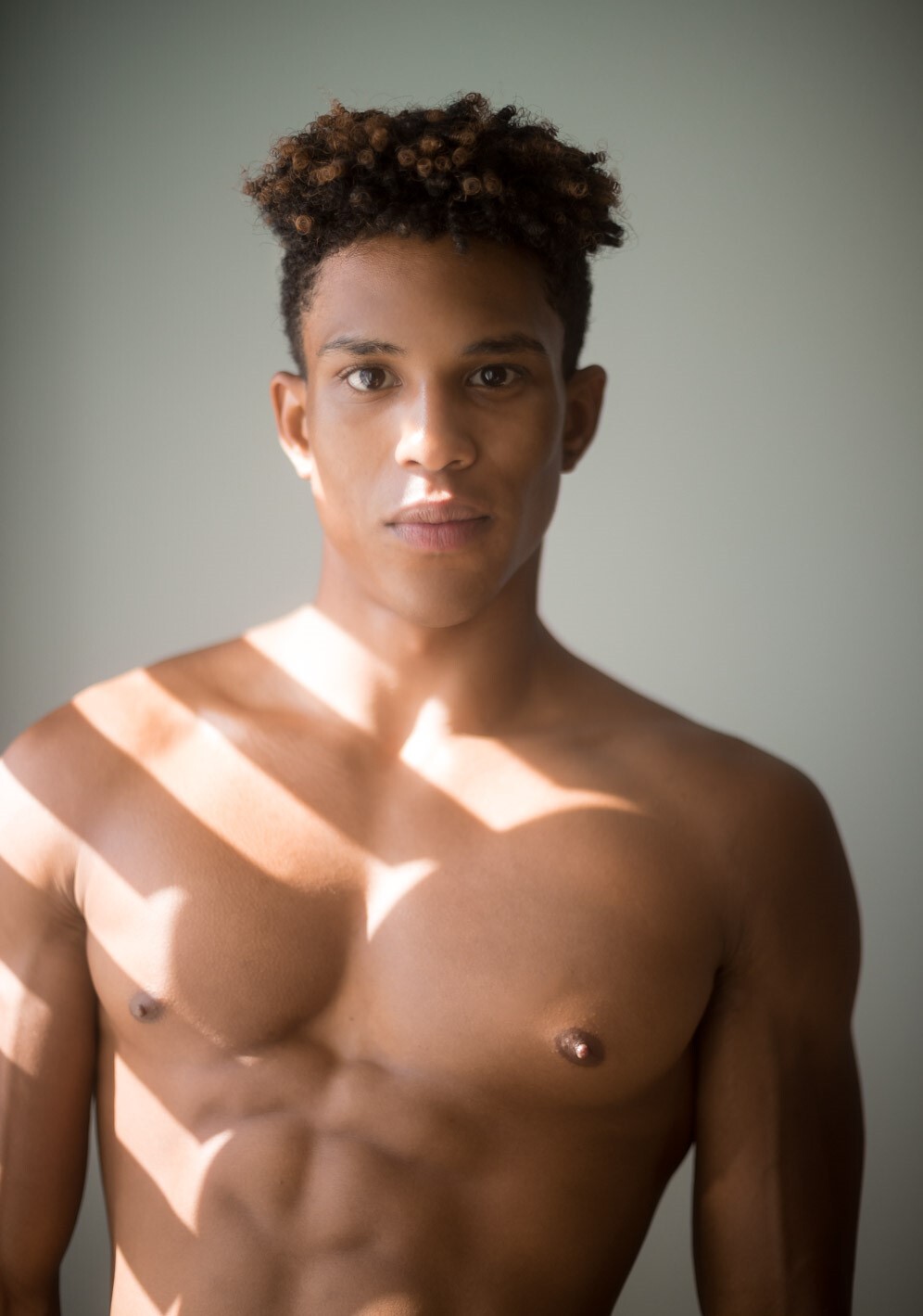 Damien Ellis Photo 5