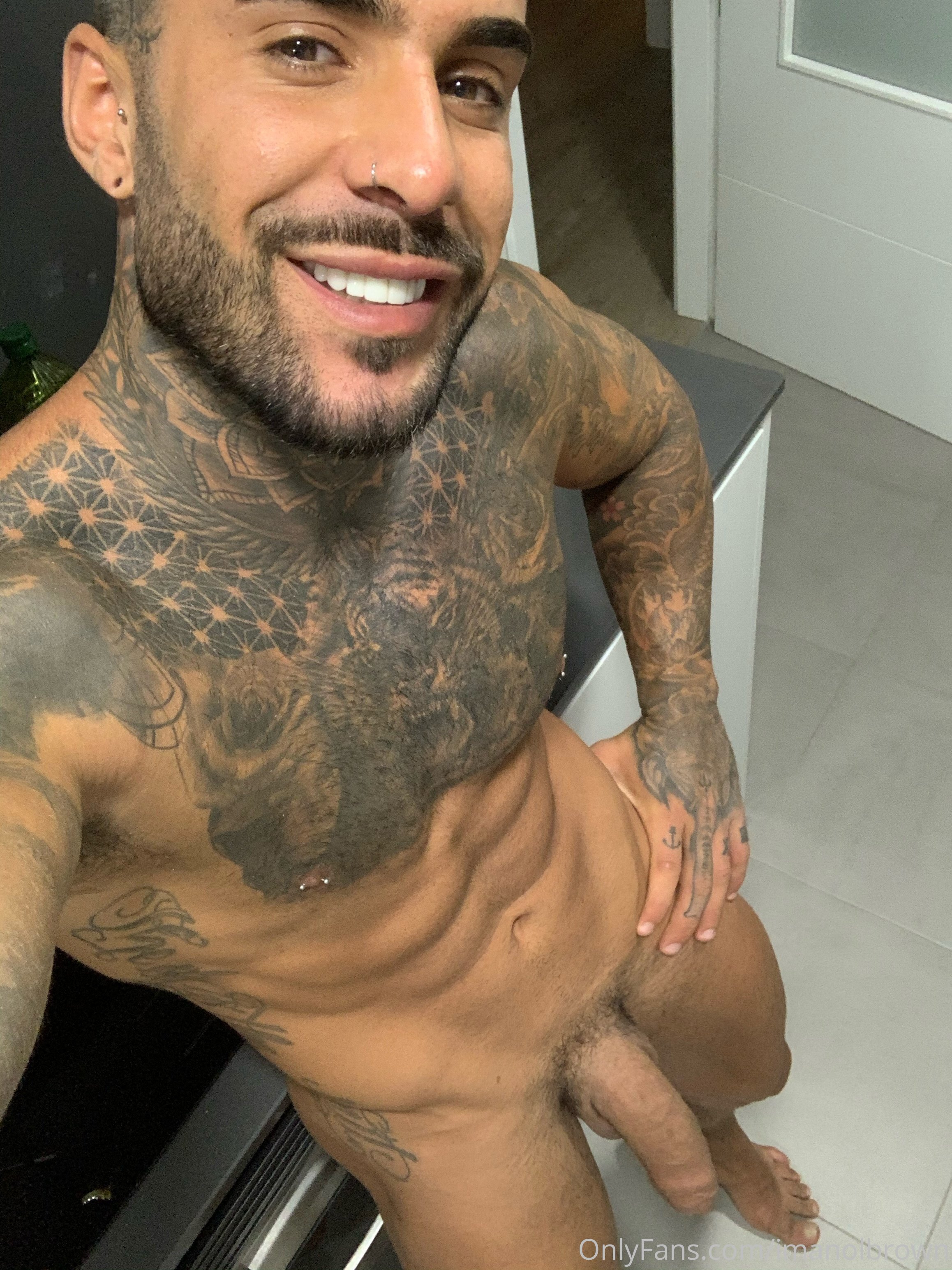 Imanol Brown Photo 18