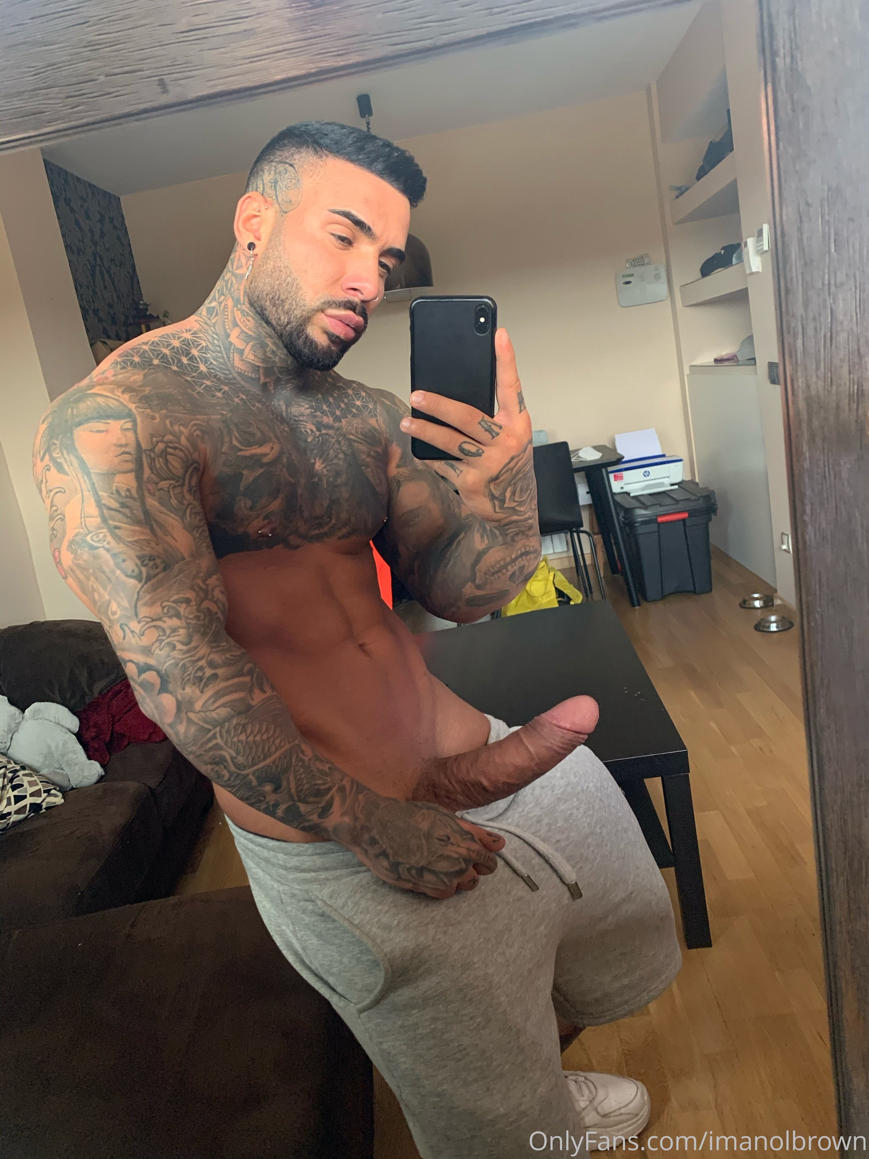 Imanol Brown Photo 74