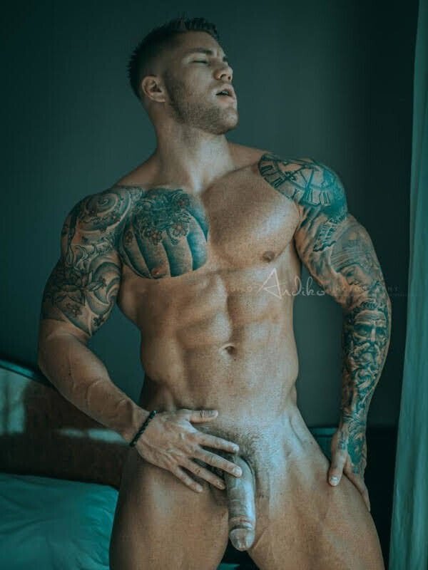 Celebrity 8 Photo 60