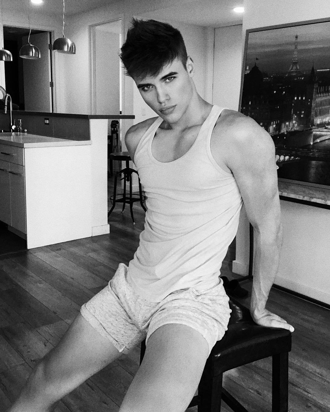 Lucas Dell Photo 2