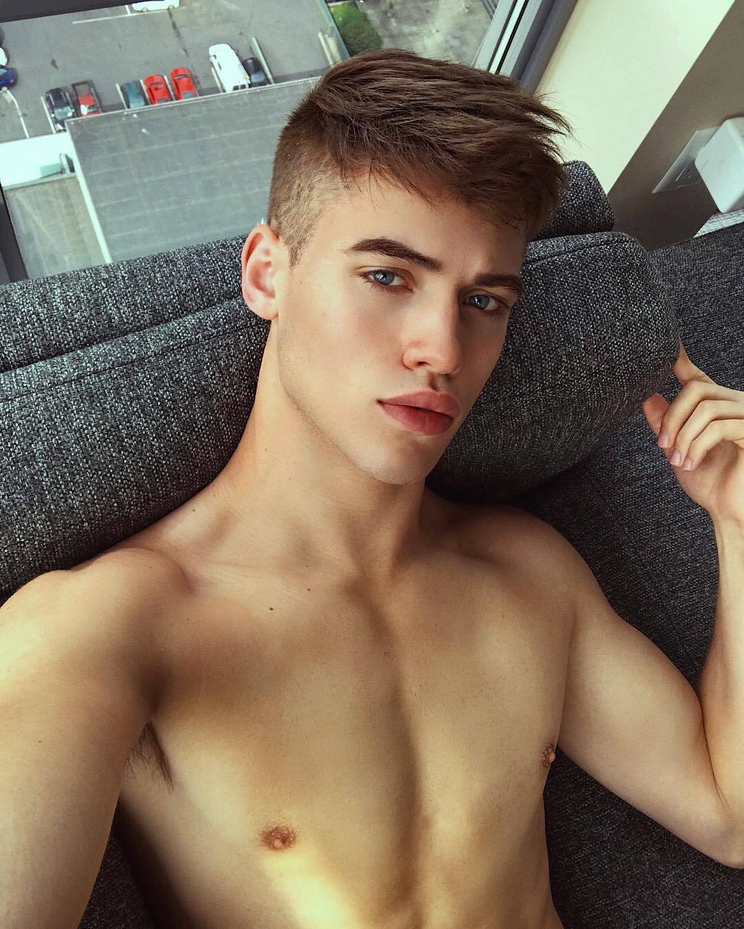 Lucas Dell Photo 4