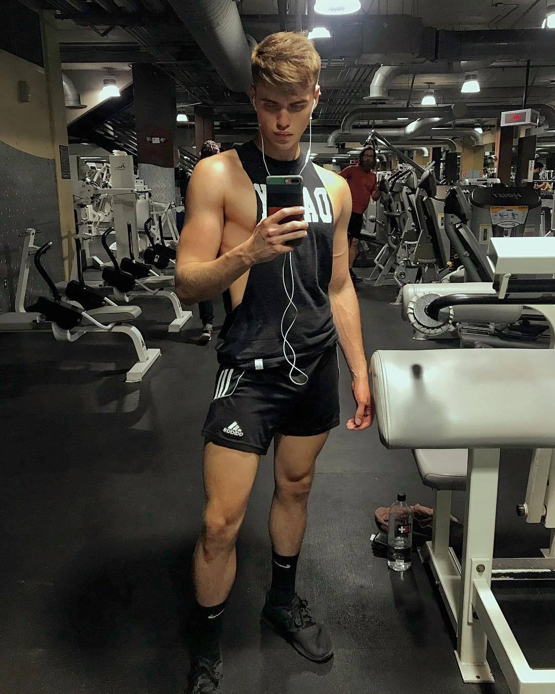 Lucas Dell Photo 6