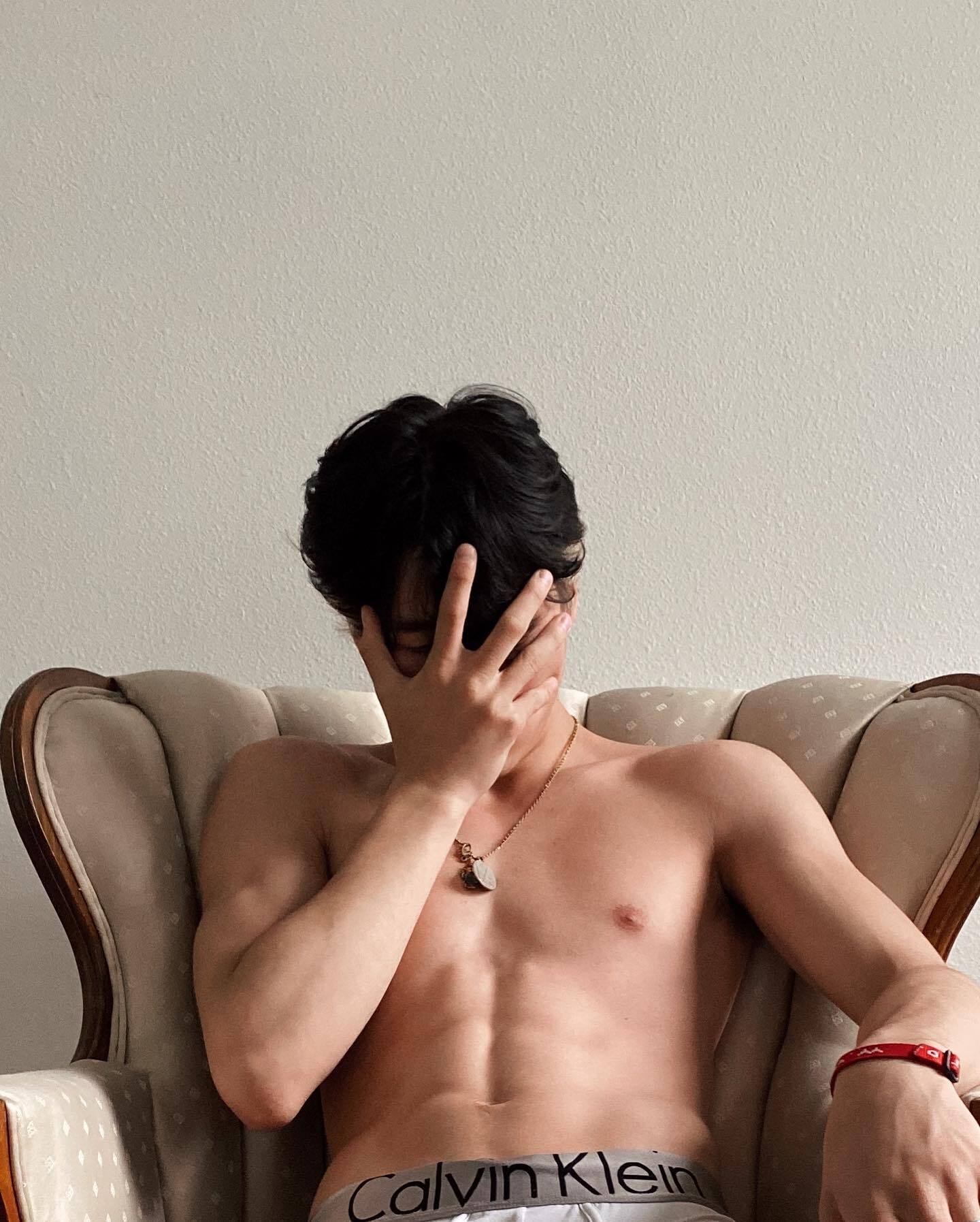 Oliver Moy Photo 21