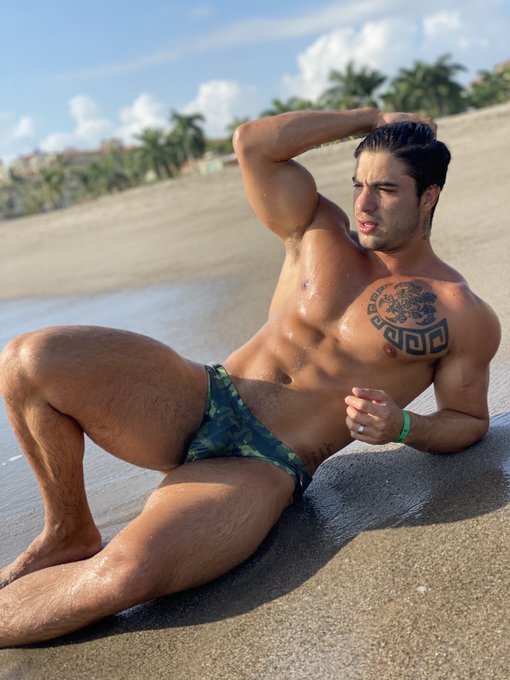 Daniel Montoya Photo 15