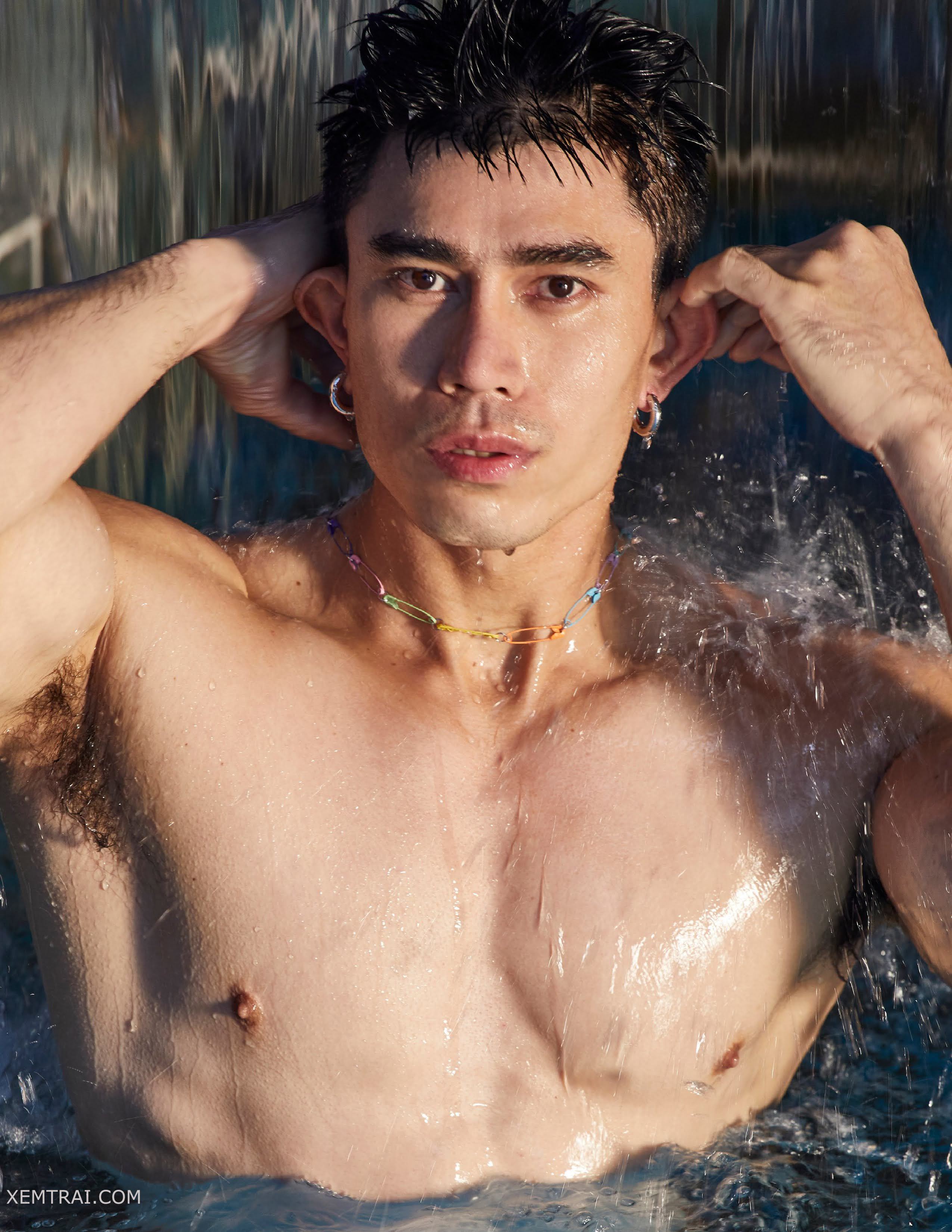 Asian Muscle Man Photo 23