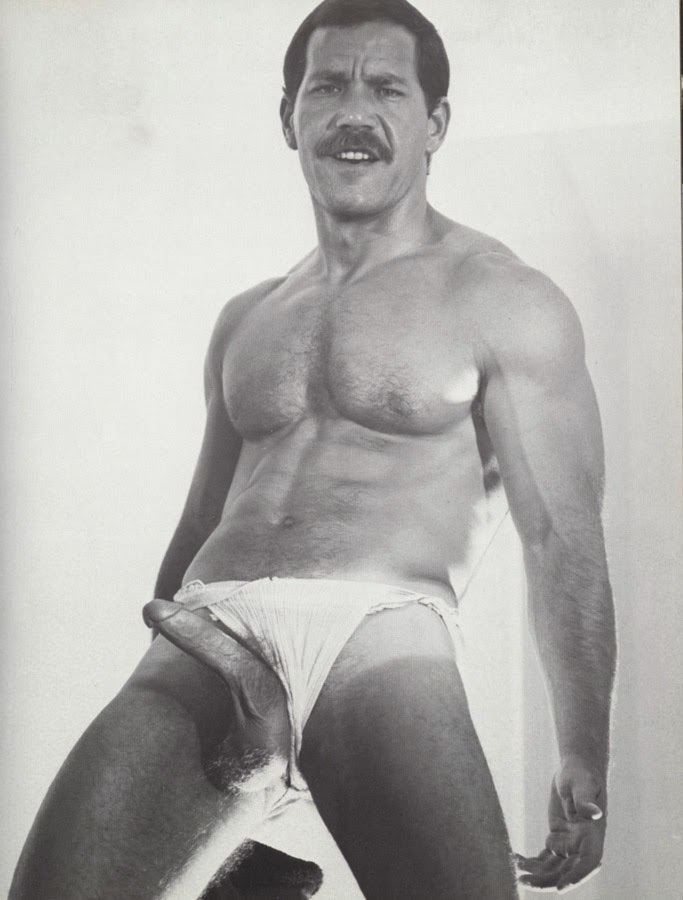 Mickey Squires Photo 26
