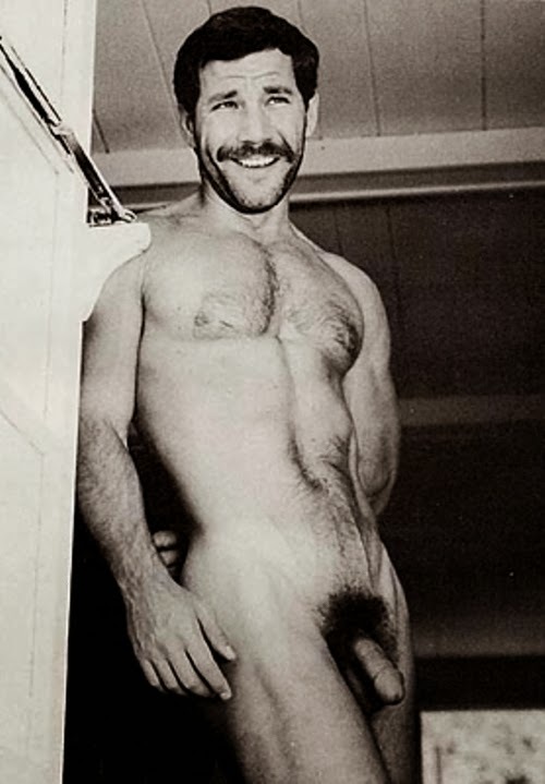 Mickey Squires Photo 10