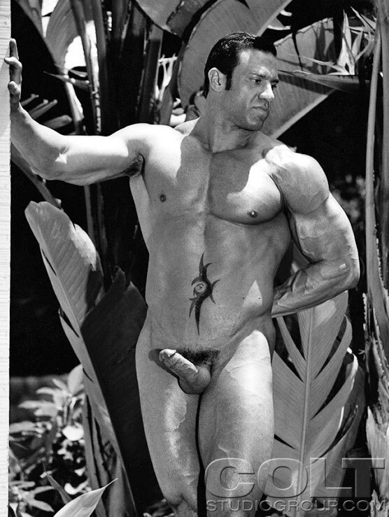 Jake Gianelli Photo 9