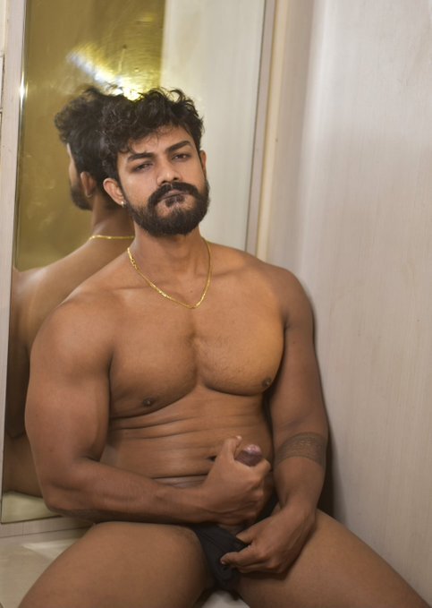 Indian Hunk 3 Photo 5