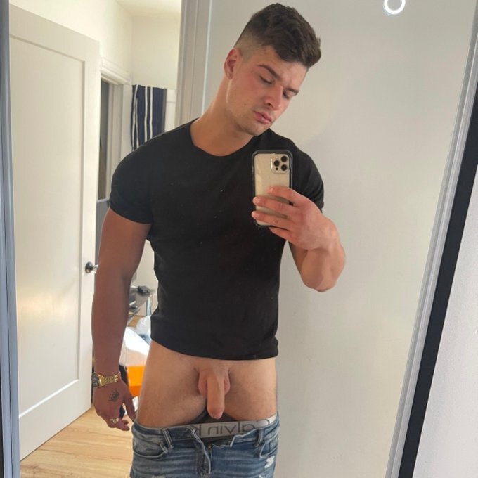 Malik Delgaty Hot Photo 20
