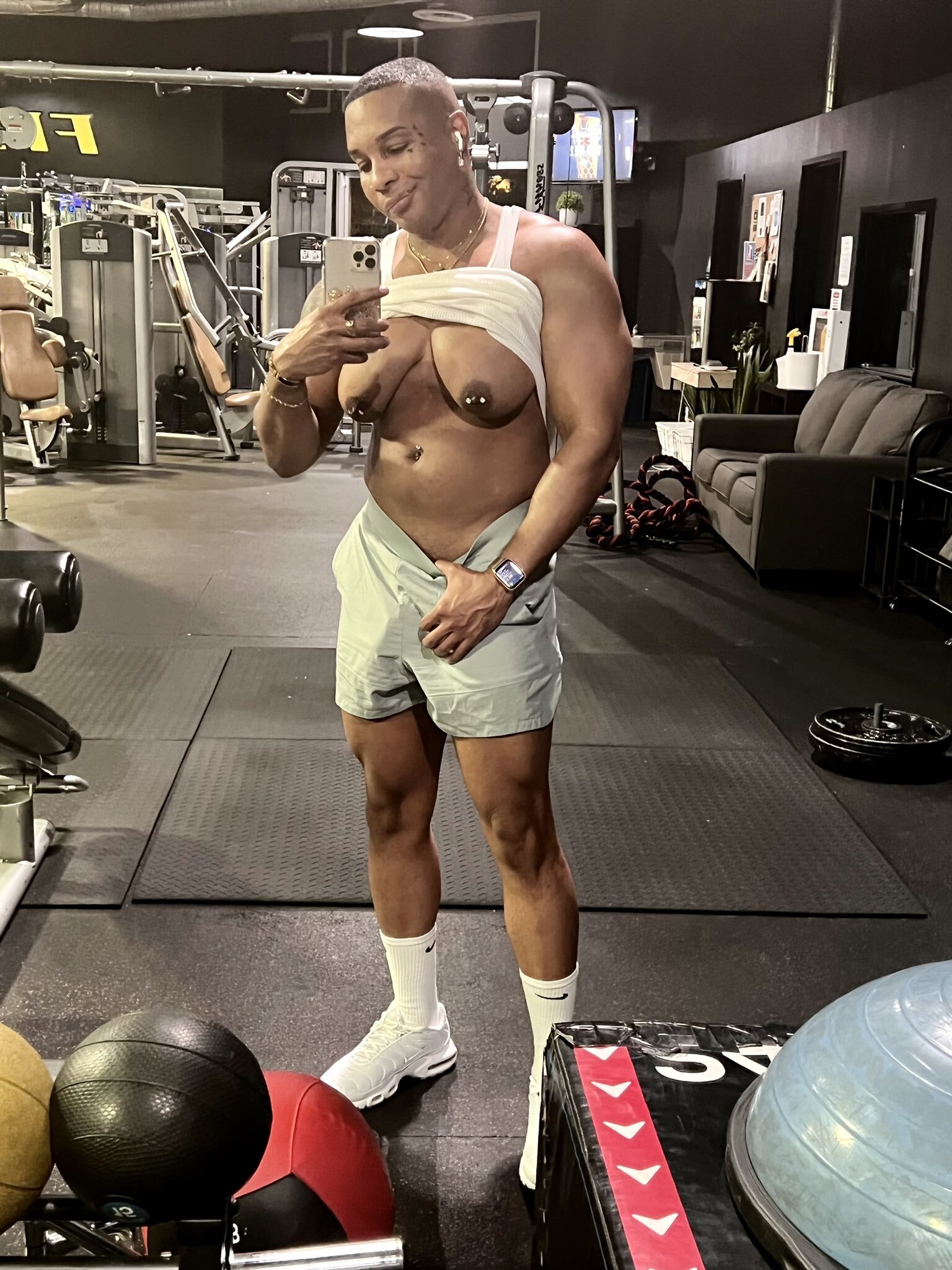 Big Dick Cis Male With Gynecomastia Photo 19
