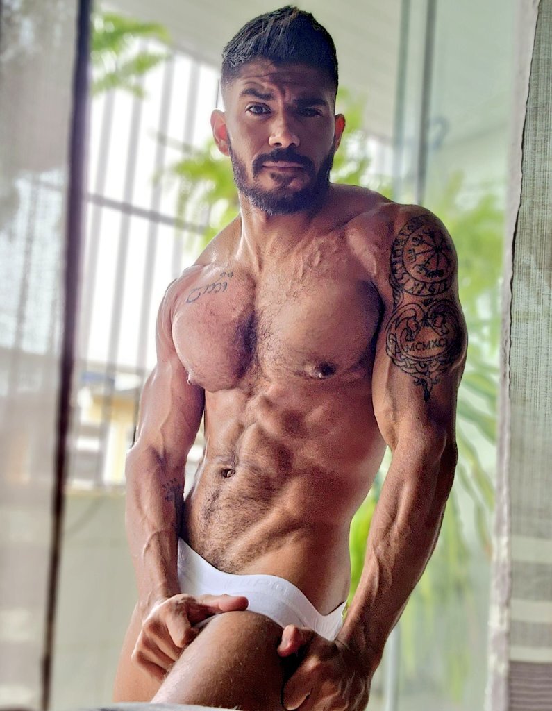 Gael Kriok Photo 76