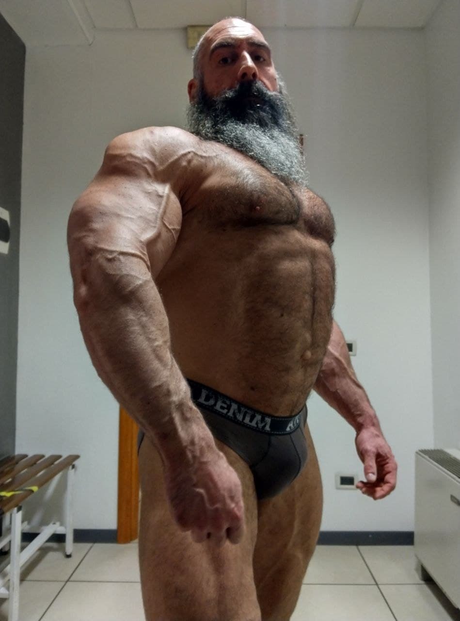 Muscle Daddy 3 Photo 28