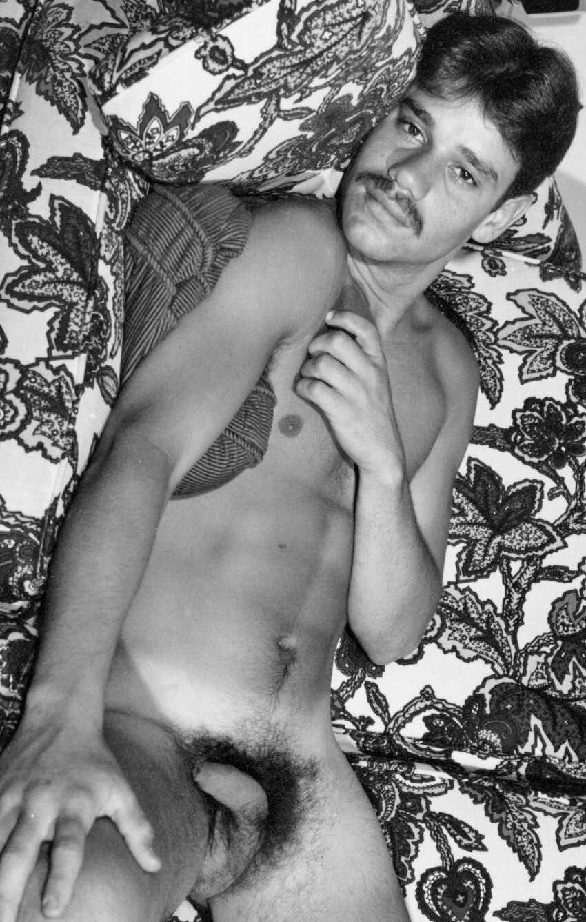 Hairy Uncut Men Photo 11