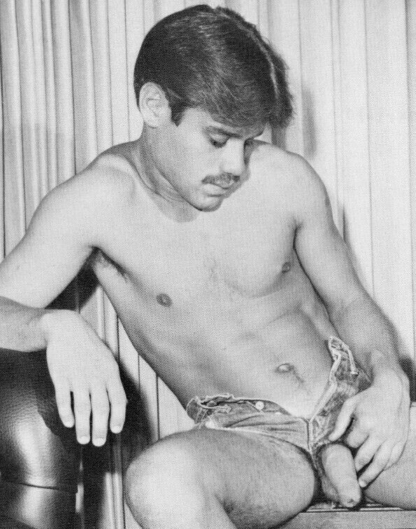 Hairy Uncut Men Photo 17