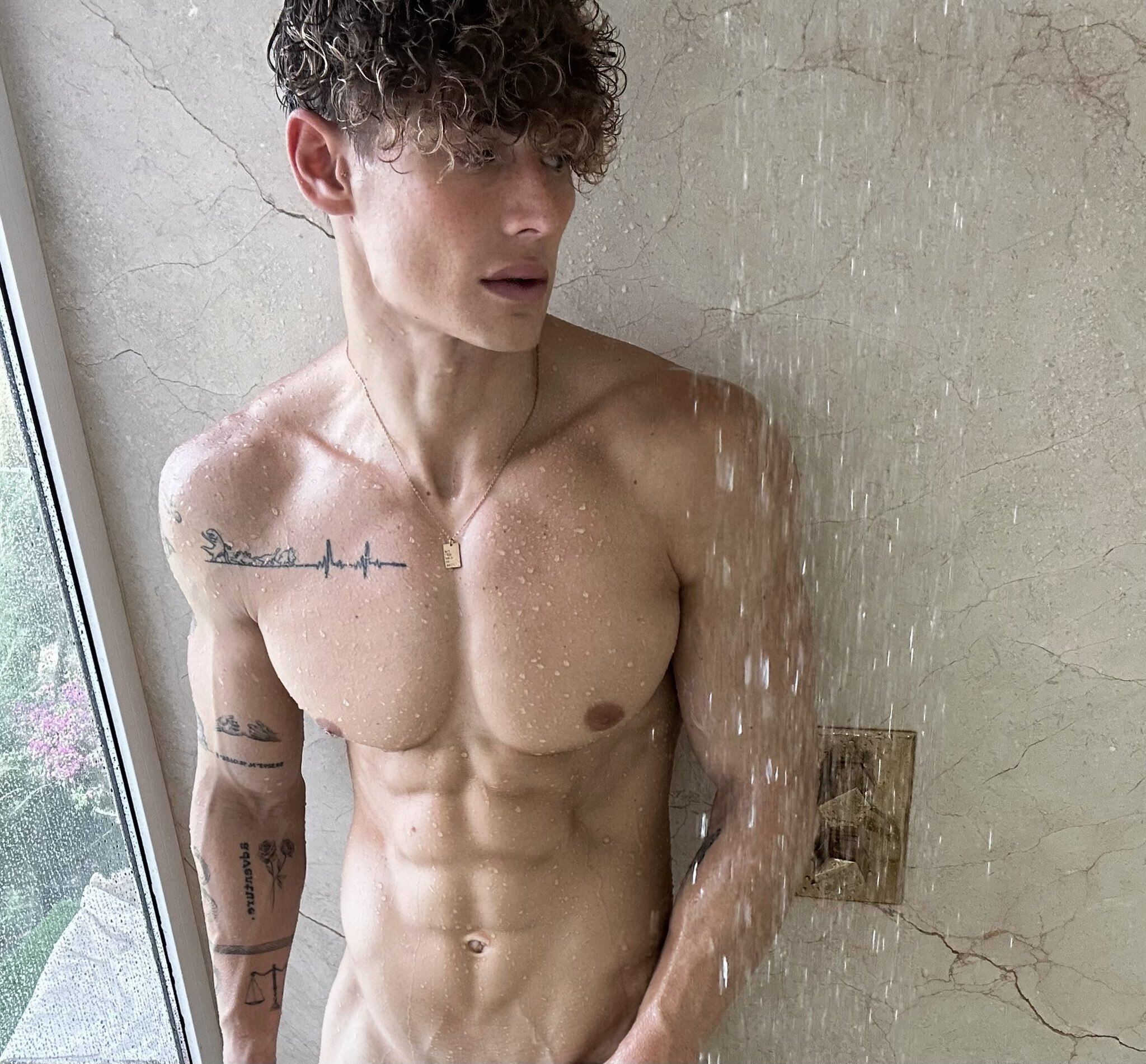 Melvinxmoore Photo 95