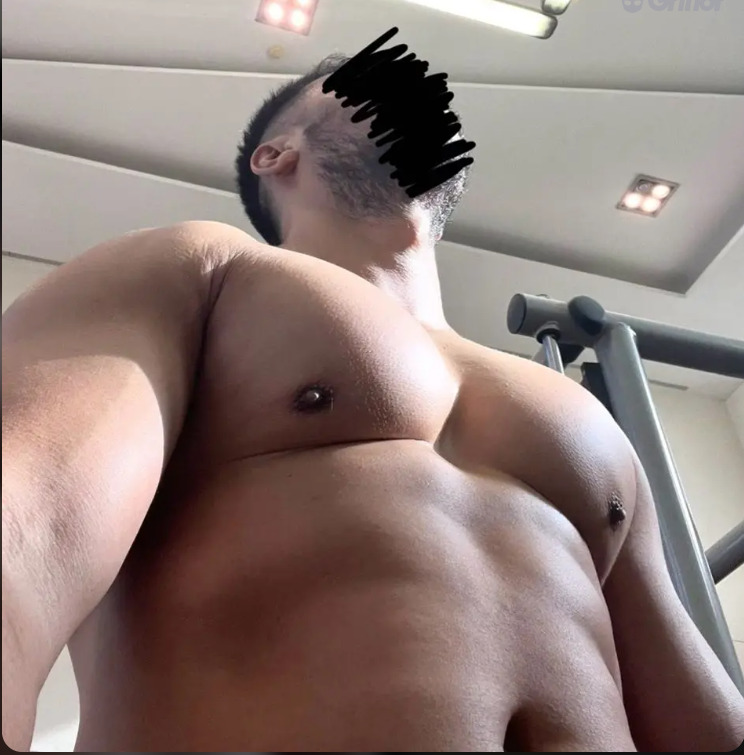 Hot Grindr Men Photo 15