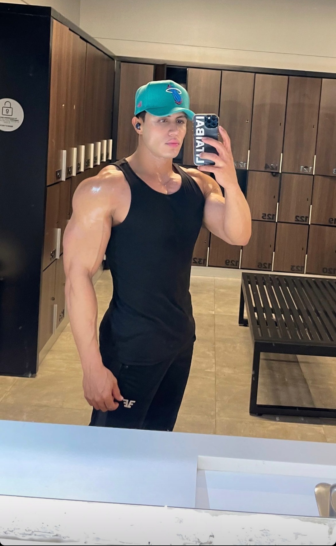 Cristian Lopez Sexy Photo 8