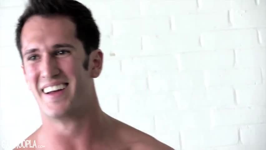 Beefy Guy Solo Wanking
