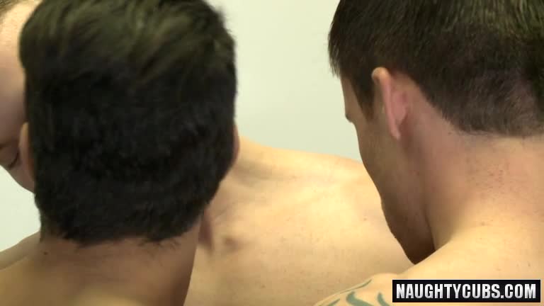 Big Dick Gay Threesome And Cumshot