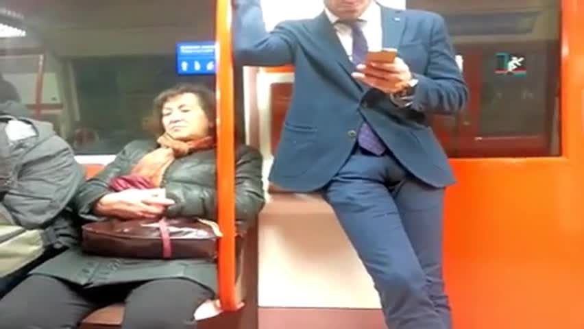 Str8 Bulge In Metro