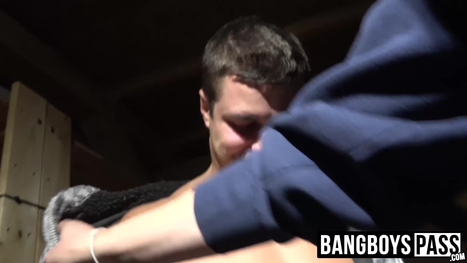Handsome Jock Blown Intensely Until He Cums