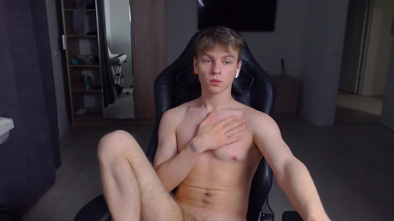 Alex Cums Hot On Cam