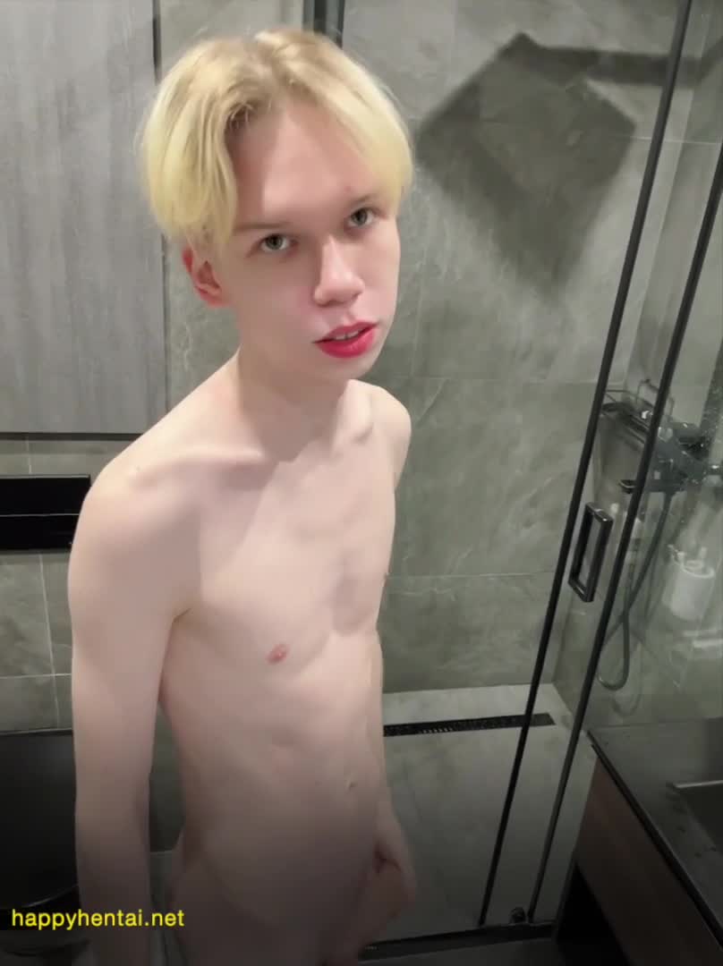 Cute twink shows his hung cock - BoyFriendTV.com