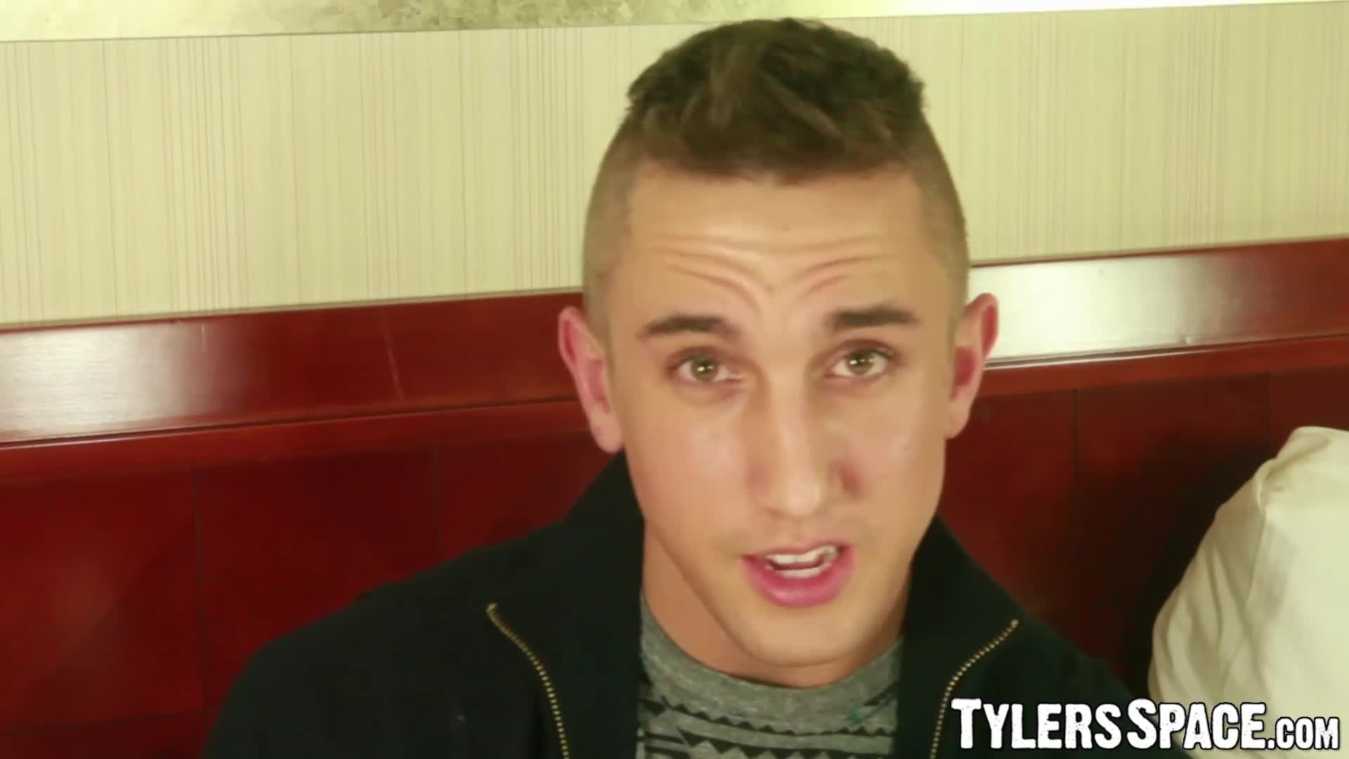 Tattooed Twink With Piercings Has Solo Wanking Scene For Us