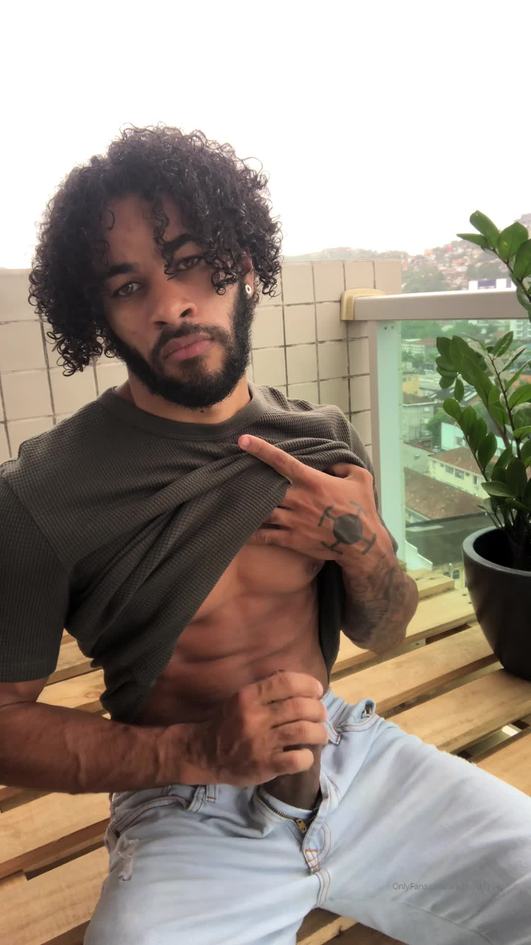 Andy Rodrigues Solo