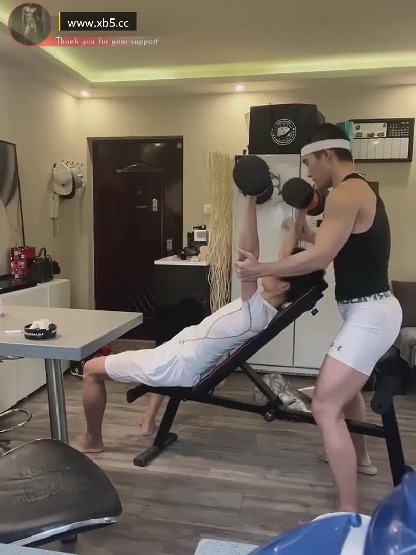 Yuxi And His Gym Buddy