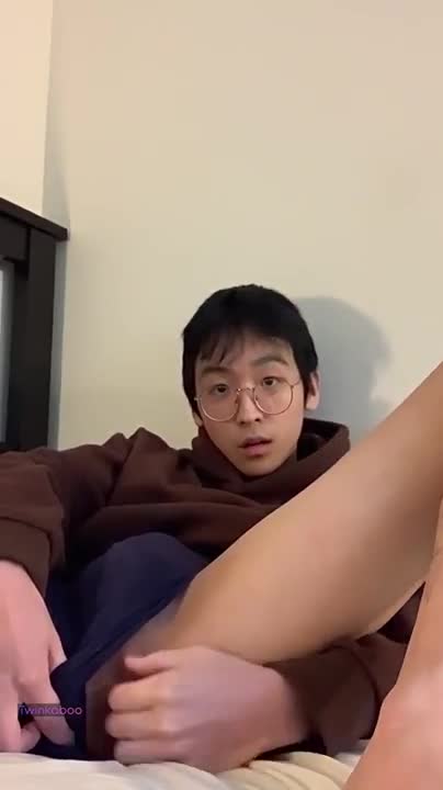 Em Bot Lồn Ngon Chỉ Muốn Nhét Lưỡi Vào Lồn Em Này
