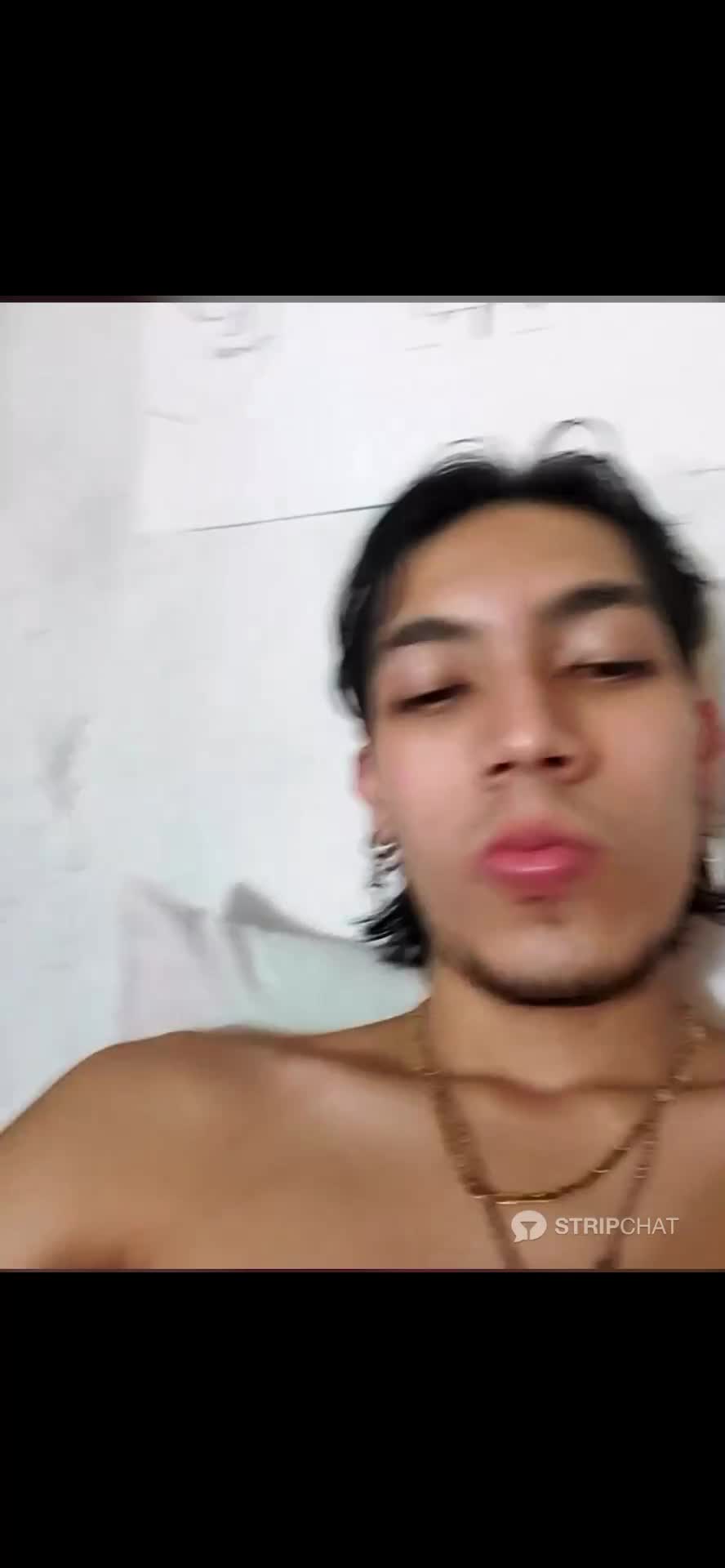 Latino Sexy Se Masturba En Cam