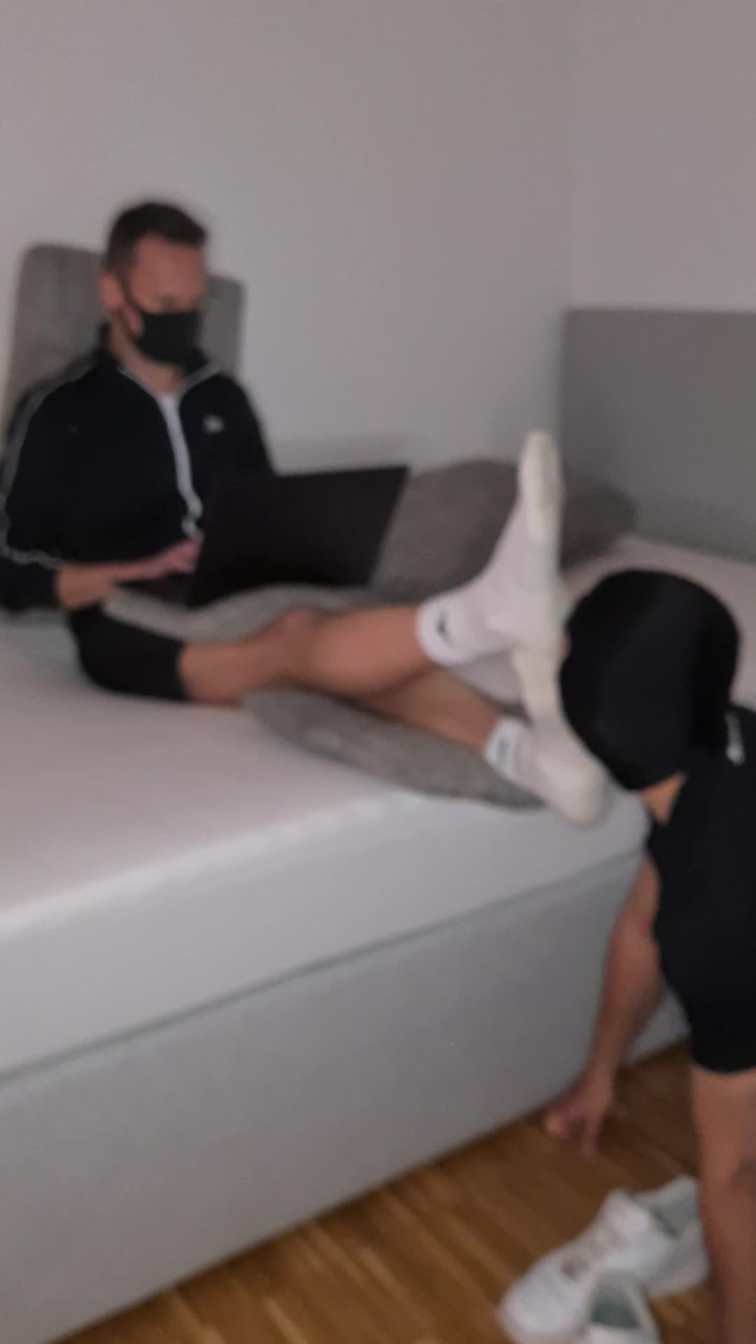 My Foot Smell Makes Him Extremely Weak