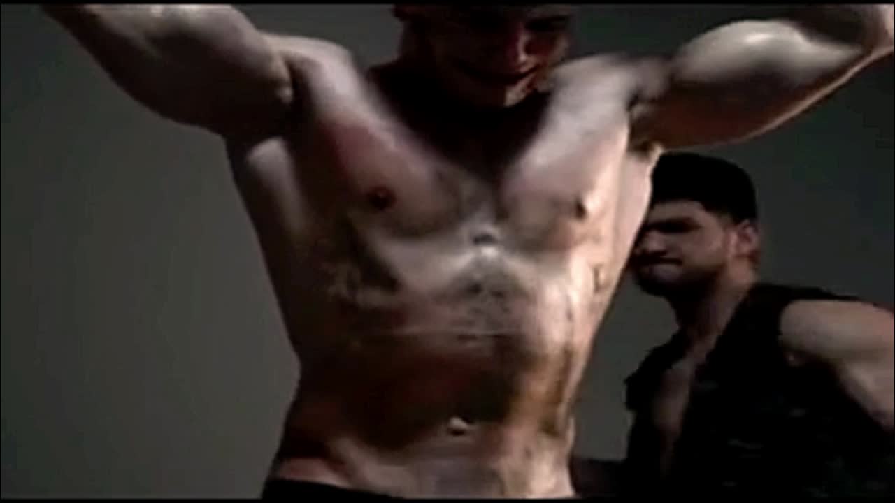 Capture Handsome Muscle Hunk