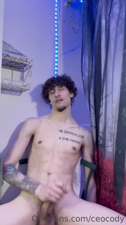 Tiktoker Jerking Off In Bathroom 1289